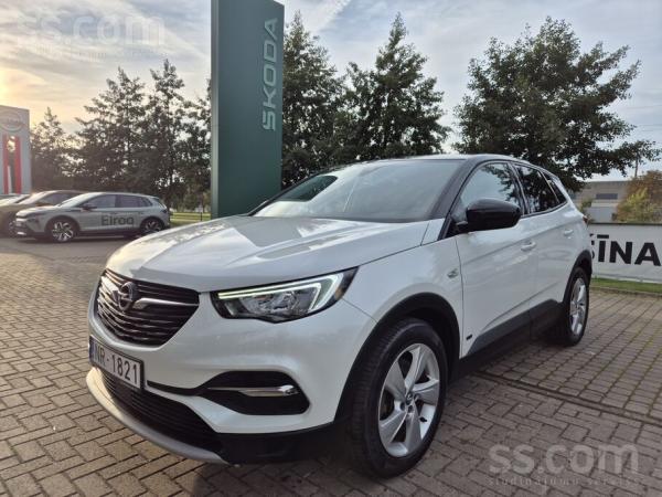 Opel Grandland X 2021 Liepāja vietnē Balts Opel Grandland X 2021 Liepāja, ar dzinēja tilpumu 1.60 L un nobraukumu 57 tūkst. km par 15650 €, foto 1 vietnē AUTOMOTO.COM.LV