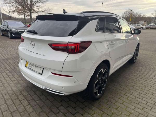 White Opel Grandland X 2022 in Kaunas, with an engine capacity of 1.60 L and mileage of 34 thousand km for 27972 €, photo 5 on AUTOMOTO.COM.LV