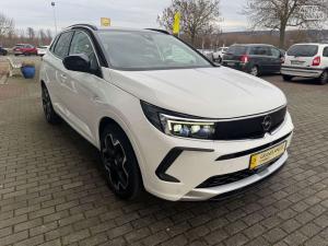 White Opel Grandland X 2022 in Kaunas, with an engine capacity of 1.60 L and mileage of 34 thousand km for 27972 €, photo 6 on AUTOMOTO.COM.LV