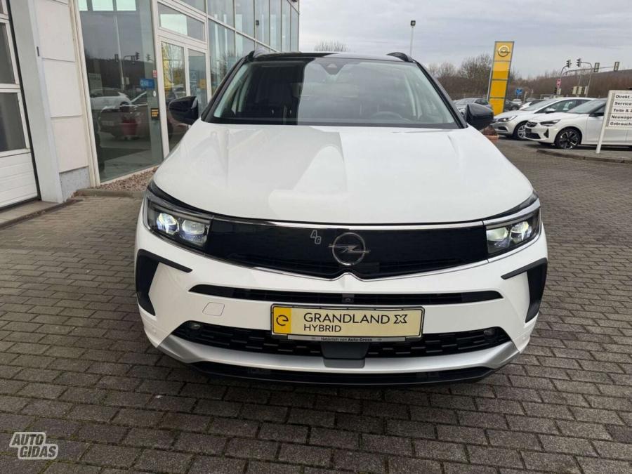 White Opel Grandland X 2022 in Kaunas, with an engine capacity of 1.60 L and mileage of 34 thousand km for 27972 €, photo 7 on AUTOMOTO.COM.LV