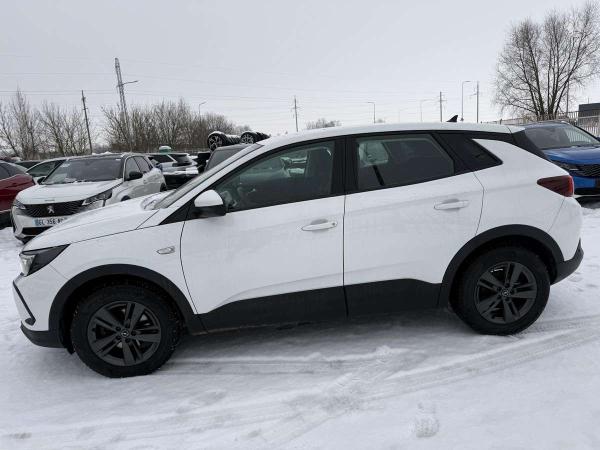 White Opel Grandland X 2022 in Marijampole, with an engine capacity of 1.50 L and mileage of 190 thousand km for 14339 €, photo 5 on AUTOMOTO.COM.LV