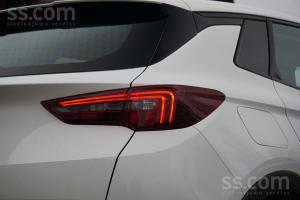 Белый Опель Grandland X 2022 в Рига, объемом двигателя 1.50 л и пробегом 173 тыс. км за 15990 €, фото 8 на AUTOMOTO.COM.LV