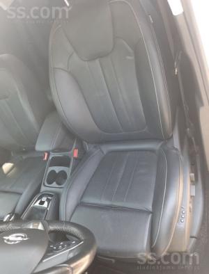 White Opel Grandland X 2022 in Riga, with an engine capacity of 1.20 L and mileage of 165 thousand km for 14200 €, photo 9 on AUTOMOTO.COM.LV