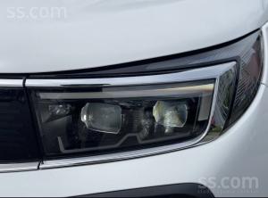White Opel Grandland X 2022 in Riga, with an engine capacity of 1.20 L and mileage of 165 thousand km for 14200 €, photo 11 on AUTOMOTO.COM.LV