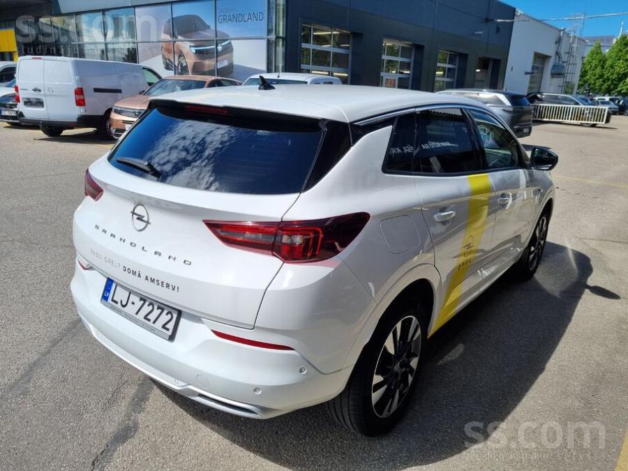 Белый Опель Grandland X 2023 в Рига, объемом двигателя 1.20 л и пробегом 35 тыс. км за 23500 €, фото 3 на AUTOMOTO.COM.LV