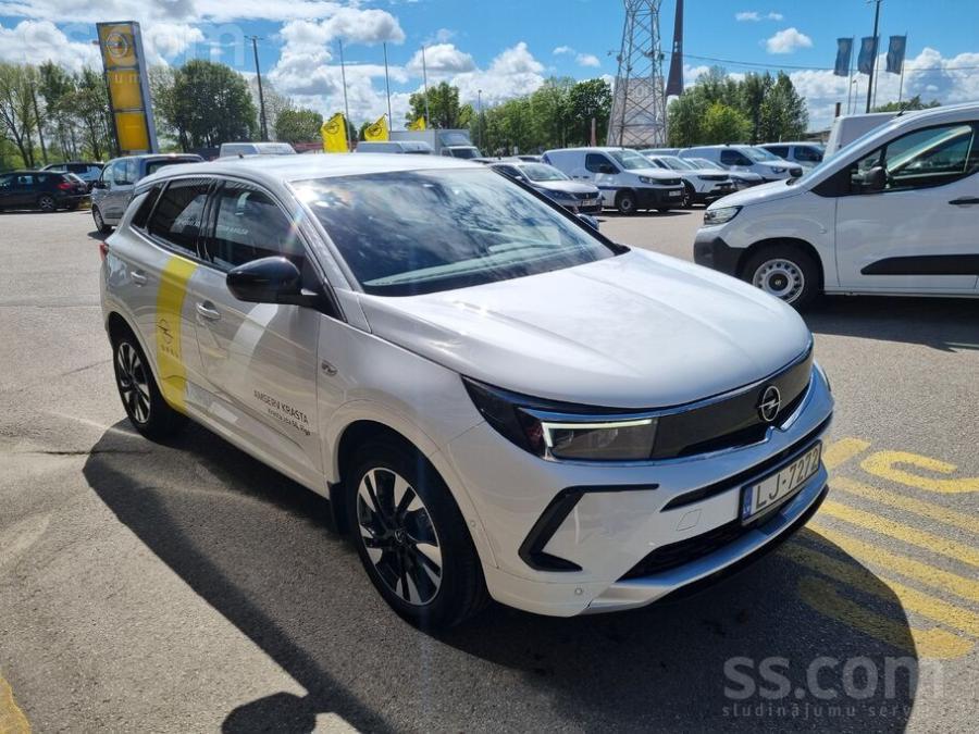 Белый Опель Grandland X 2023 в Рига, объемом двигателя 1.20 л и пробегом 35 тыс. км за 23500 €, фото 4 на AUTOMOTO.COM.LV