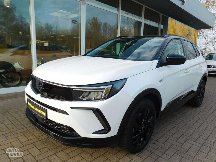White Opel Grandland X 2024 in Kaunas, with an engine capacity of 1.20 L and mileage of 32 thousand km for 26757 €, photo 1 on AUTOMOTO.COM.LV