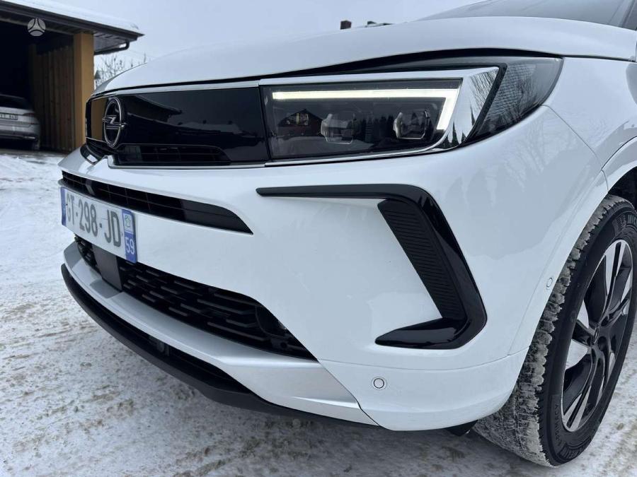 White Opel Grandland X 2024 in Kaunas, with an engine capacity of 1.20 L and mileage of 29 thousand km for 15900 €, photo 2 on AUTOMOTO.COM.LV