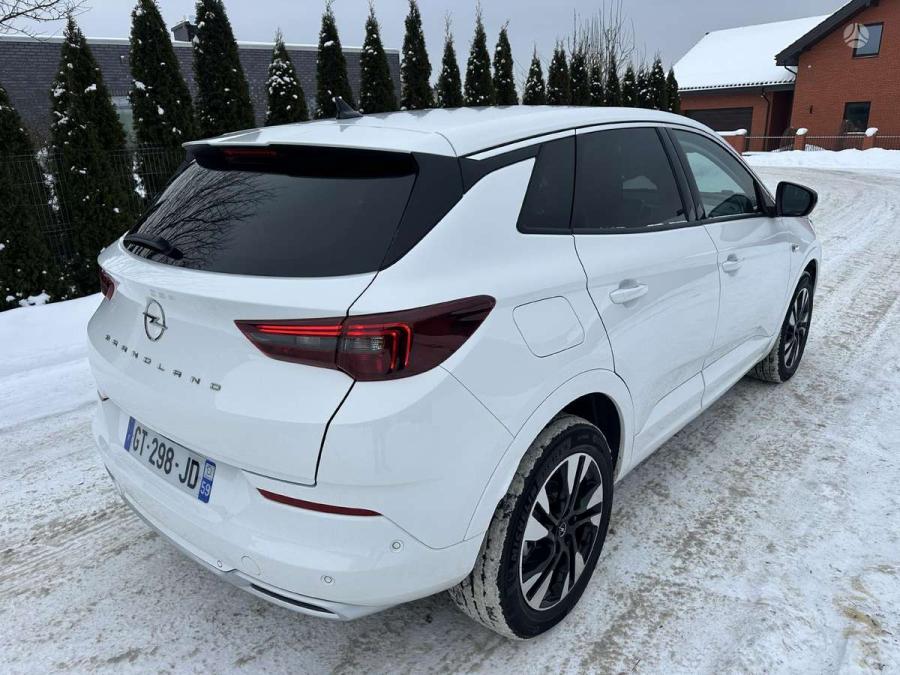 White Opel Grandland X 2024 in Kaunas, with an engine capacity of 1.20 L and mileage of 29 thousand km for 15900 €, photo 16 on AUTOMOTO.COM.LV