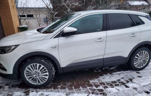 White Opel Grandland X 2018 in Kaunas, with an engine capacity of 1.60 L and mileage of 303 thousand km for 11999 €, photo  on AUTOMOTO.COM.LV