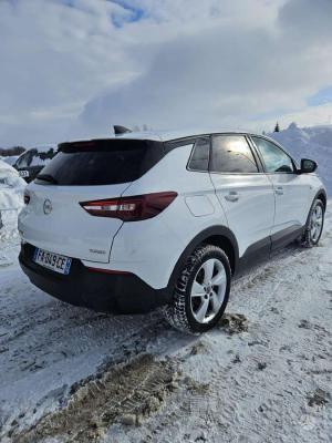 Balts Opel Grandland X 2018 Tauragė, ar dzinēja tilpumu 1.20 L un nobraukumu 104 tūkst. km par 7800 €, foto 4 vietnē AUTOMOTO.COM.LV