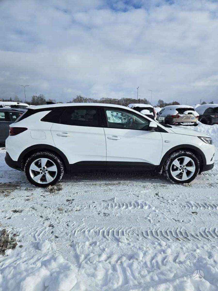Balts Opel Grandland X 2018 Tauragė, ar dzinēja tilpumu 1.20 L un nobraukumu 104 tūkst. km par 7800 €, foto 8 vietnē AUTOMOTO.COM.LV
