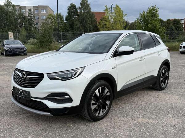 White Opel Grandland X 2018 in Alytus, with an engine capacity of 1.20 L and mileage of 197 thousand km for 8950 €, photo 1 on AUTOMOTO.COM.LV