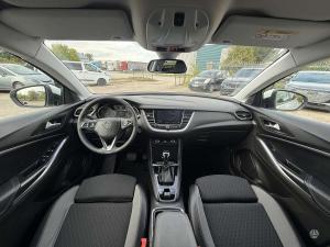 White Opel Grandland X 2018 in Alytus, with an engine capacity of 1.20 L and mileage of 197 thousand km for 8950 €, photo 7 on AUTOMOTO.COM.LV