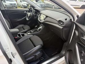 White Opel Grandland X 2018 in Alytus, with an engine capacity of 1.20 L and mileage of 197 thousand km for 8950 €, photo 8 on AUTOMOTO.COM.LV