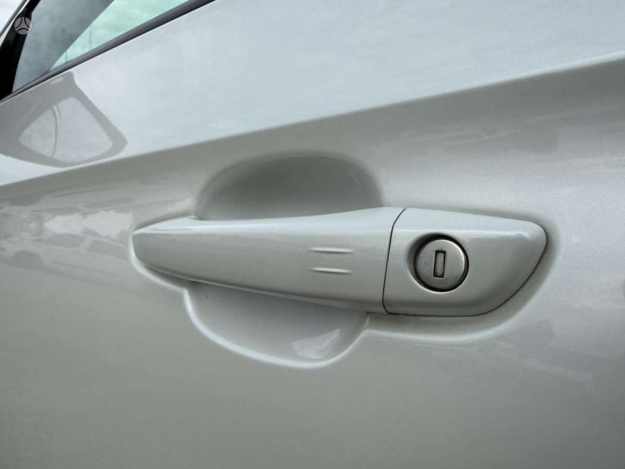 White Opel Grandland X 2018 in Alytus, with an engine capacity of 1.20 L and mileage of 197 thousand km for 8950 €, photo 25 on AUTOMOTO.COM.LV