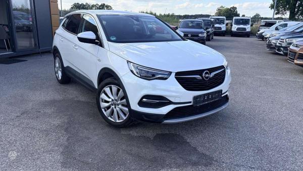 White Opel Grandland X 2018 in Marijampole, with an engine capacity of 1.60 L and mileage of 180 thousand km for 11000 €, photo 1 on AUTOMOTO.COM.LV