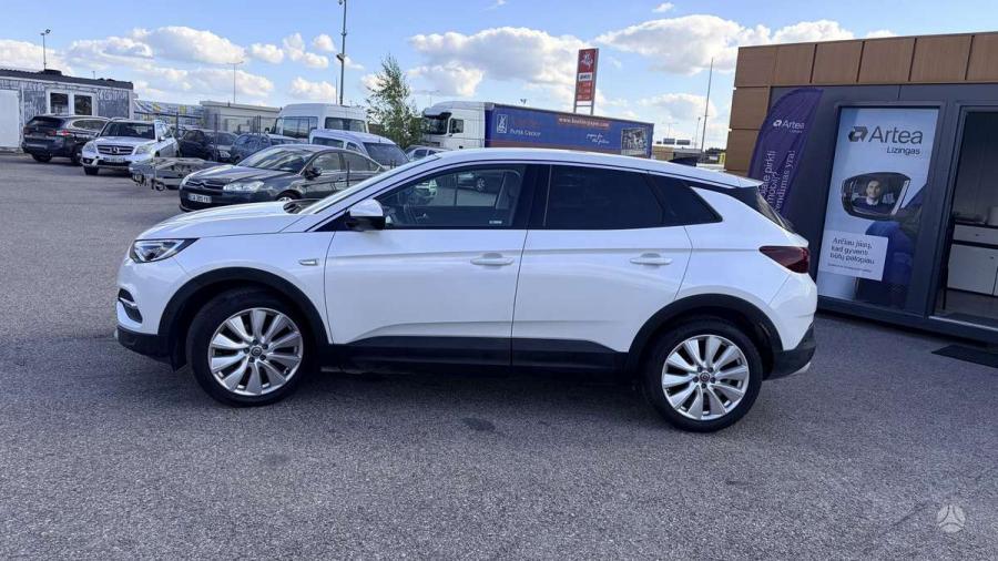 White Opel Grandland X 2018 in Marijampole, with an engine capacity of 1.60 L and mileage of 180 thousand km for 11000 €, photo 7 on AUTOMOTO.COM.LV