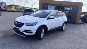 White Opel Grandland X 2018 in Marijampole, with an engine capacity of 1.60 L and mileage of 180 thousand km for 11000 €, photo 8 on AUTOMOTO.COM.LV