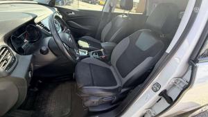 White Opel Grandland X 2018 in Marijampole, with an engine capacity of 1.60 L and mileage of 180 thousand km for 11000 €, photo 11 on AUTOMOTO.COM.LV