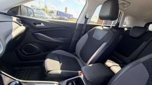 White Opel Grandland X 2018 in Marijampole, with an engine capacity of 1.60 L and mileage of 180 thousand km for 11000 €, photo 12 on AUTOMOTO.COM.LV