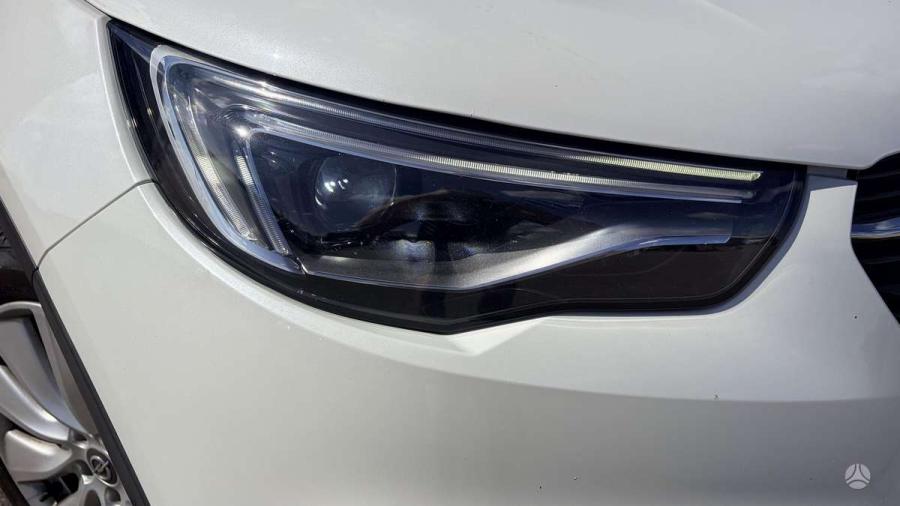 White Opel Grandland X 2018 in Marijampole, with an engine capacity of 1.60 L and mileage of 180 thousand km for 11000 €, photo 18 on AUTOMOTO.COM.LV