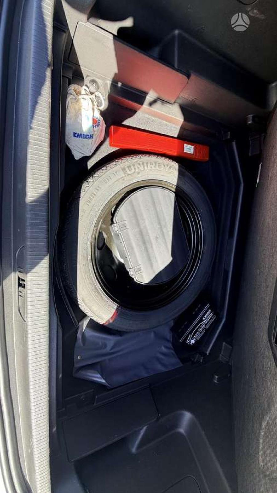 White Opel Grandland X 2018 in Marijampole, with an engine capacity of 1.60 L and mileage of 180 thousand km for 11000 €, photo 26 on AUTOMOTO.COM.LV