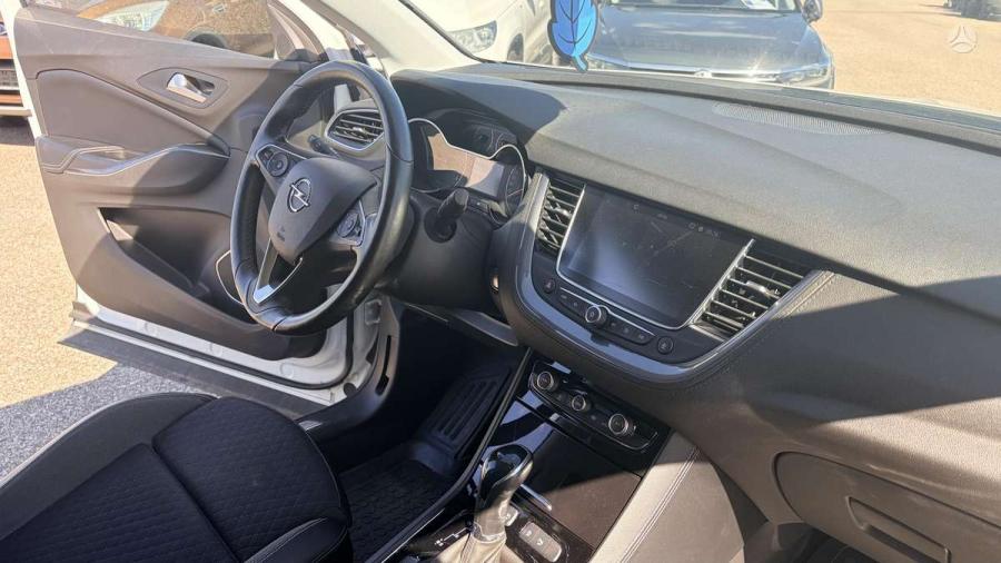 White Opel Grandland X 2018 in Marijampole, with an engine capacity of 1.60 L and mileage of 180 thousand km for 11000 €, photo 30 on AUTOMOTO.COM.LV