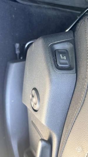 White Opel Grandland X 2018 in Marijampole, with an engine capacity of 1.60 L and mileage of 180 thousand km for 11000 €, photo 31 on AUTOMOTO.COM.LV
