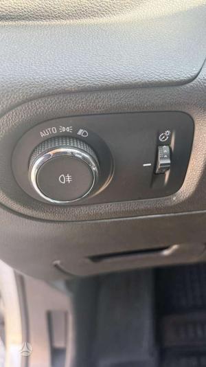 White Opel Grandland X 2018 in Marijampole, with an engine capacity of 1.60 L and mileage of 180 thousand km for 11000 €, photo 32 on AUTOMOTO.COM.LV