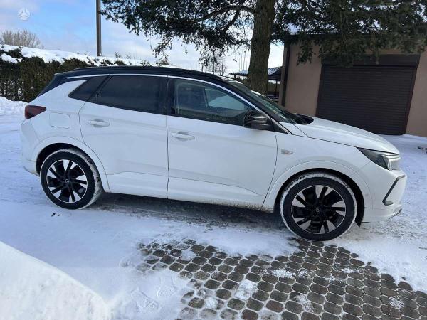 Balts Opel Grandland X 2022 Tauragė, ar dzinēja tilpumu 1.50 L un nobraukumu 130 tūkst. km par 13100 €, foto 3 vietnē AUTOMOTO.COM.LV