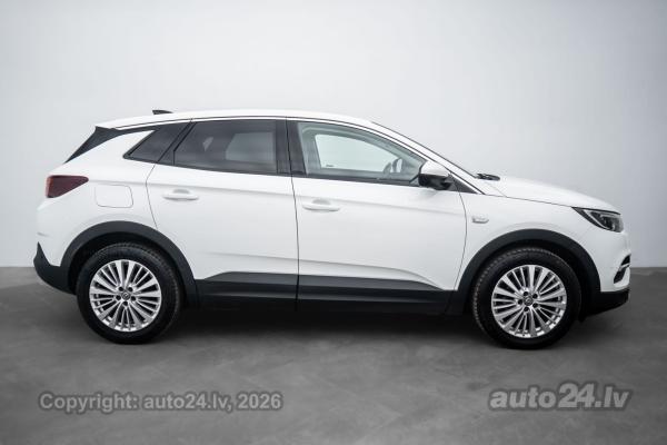 White Opel Grandland X 2018 in Tallinn, with an engine capacity of 1.60 L and mileage of 200 thousand km for 9999 €, photo 5 on AUTOMOTO.COM.LV