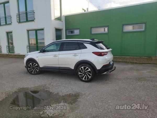 Белый Опель Grandland X 2018 в Нарва, объемом двигателя 2.00 л и пробегом 137 тыс. км за 12900 €, фото 3 на AUTOMOTO.COM.LV