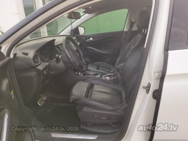 Белый Опель Grandland X 2018 в Нарва, объемом двигателя 2.00 л и пробегом 137 тыс. км за 12900 €, фото 5 на AUTOMOTO.COM.LV