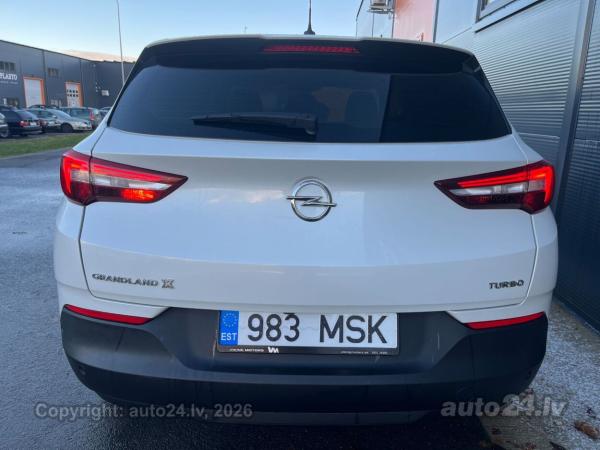 White Opel Grandland X 2019 in Kuressaare, with an engine capacity of 1.20 L and mileage of 91 thousand km for 13390 €, photo 5 on AUTOMOTO.COM.LV