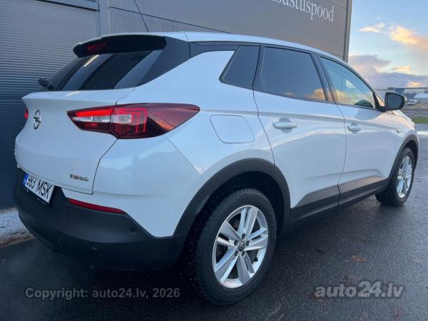 White Opel Grandland X 2019 in Kuressaare, with an engine capacity of 1.20 L and mileage of 91 thousand km for 13390 €, photo 6 on AUTOMOTO.COM.LV