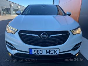 White Opel Grandland X 2019 in Kuressaare, with an engine capacity of 1.20 L and mileage of 91 thousand km for 13390 €, photo 3 on AUTOMOTO.COM.LV