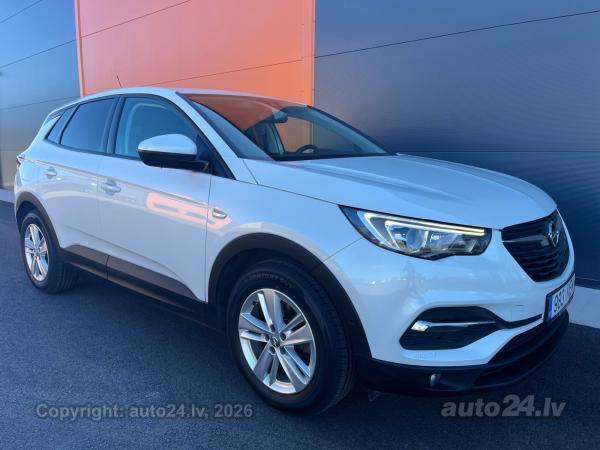 White Opel Grandland X 2019 in Kuressaare, with an engine capacity of 1.20 L and mileage of 91 thousand km for 13390 €, photo 4 on AUTOMOTO.COM.LV