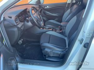 White Opel Grandland X 2019 in Kuressaare, with an engine capacity of 1.20 L and mileage of 91 thousand km for 13390 €, photo 10 on AUTOMOTO.COM.LV