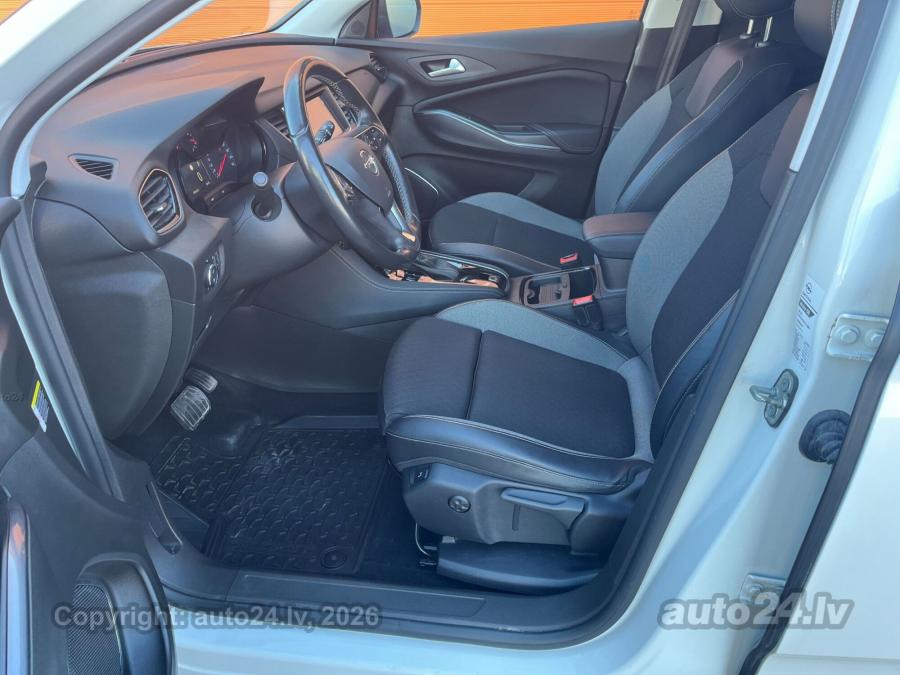 White Opel Grandland X 2019 in Kuressaare, with an engine capacity of 1.20 L and mileage of 91 thousand km for 13390 €, photo 10 on AUTOMOTO.COM.LV