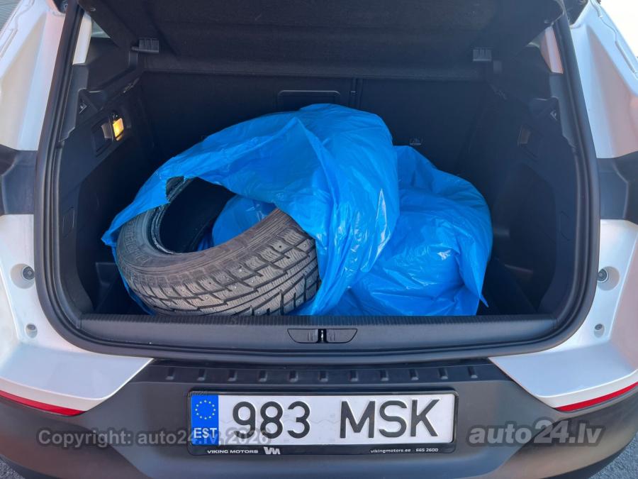 White Opel Grandland X 2019 in Kuressaare, with an engine capacity of 1.20 L and mileage of 91 thousand km for 13390 €, photo 12 on AUTOMOTO.COM.LV