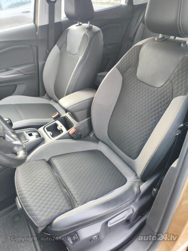 Yellow Opel Grandland X 2018 in Tallinn, with an engine capacity of 1.20 L and mileage of 99 thousand km for 9990 €, photo 11 on AUTOMOTO.COM.LV