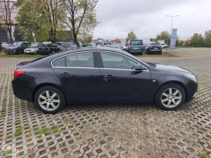 Black Opel Insignia 2008 in Vilnius, with an engine capacity of 2.00 L and mileage of 230 thousand km for 1950 €, photo 5 on AUTOMOTO.COM.LV