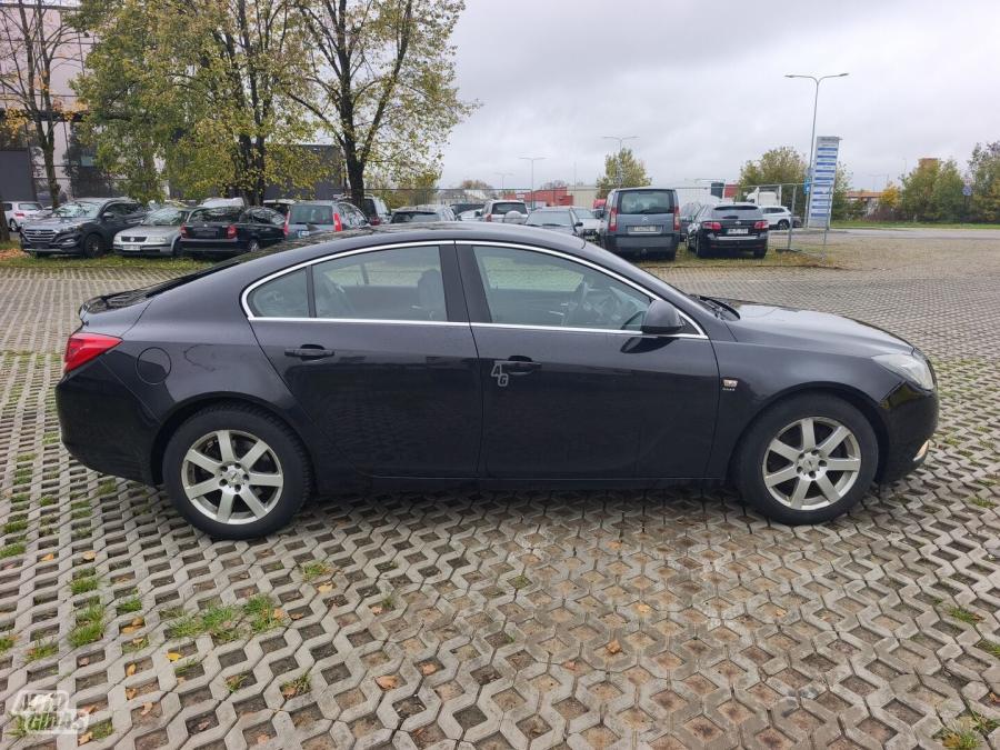 Black Opel Insignia 2008 in Vilnius, with an engine capacity of 2.00 L and mileage of 230 thousand km for 1950 €, photo 5 on AUTOMOTO.COM.LV