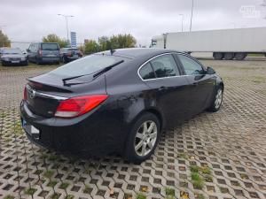 Black Opel Insignia 2008 in Vilnius, with an engine capacity of 2.00 L and mileage of 230 thousand km for 1950 €, photo 6 on AUTOMOTO.COM.LV