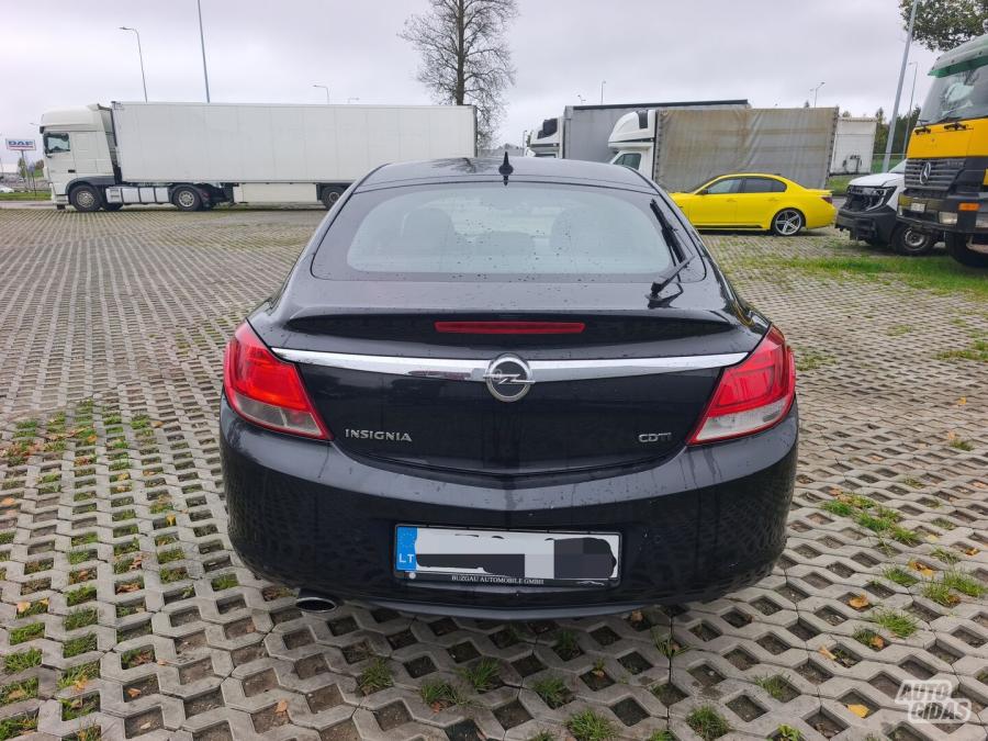 Black Opel Insignia 2008 in Vilnius, with an engine capacity of 2.00 L and mileage of 230 thousand km for 1950 €, photo 7 on AUTOMOTO.COM.LV