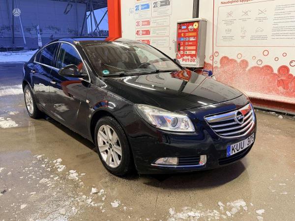 Black Opel Insignia 2009 in Klaipeda, with an engine capacity of 1.96 L and mileage of 352 thousand km for 2650 €, photo 2 on AUTOMOTO.COM.LV