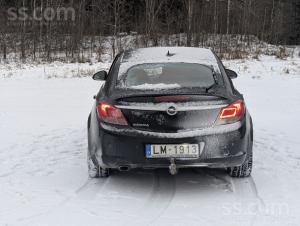 Black Opel Insignia 2009 in Madona, with an engine capacity of 2.00 L and mileage of 206 thousand km for 2700 €, photo 3 on AUTOMOTO.COM.LV