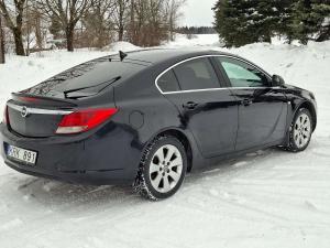 Black Opel Insignia 2009 in Plunge, with an engine capacity of 1.96 L and mileage of 329 thousand km for 2100 €, photo 5 on AUTOMOTO.COM.LV