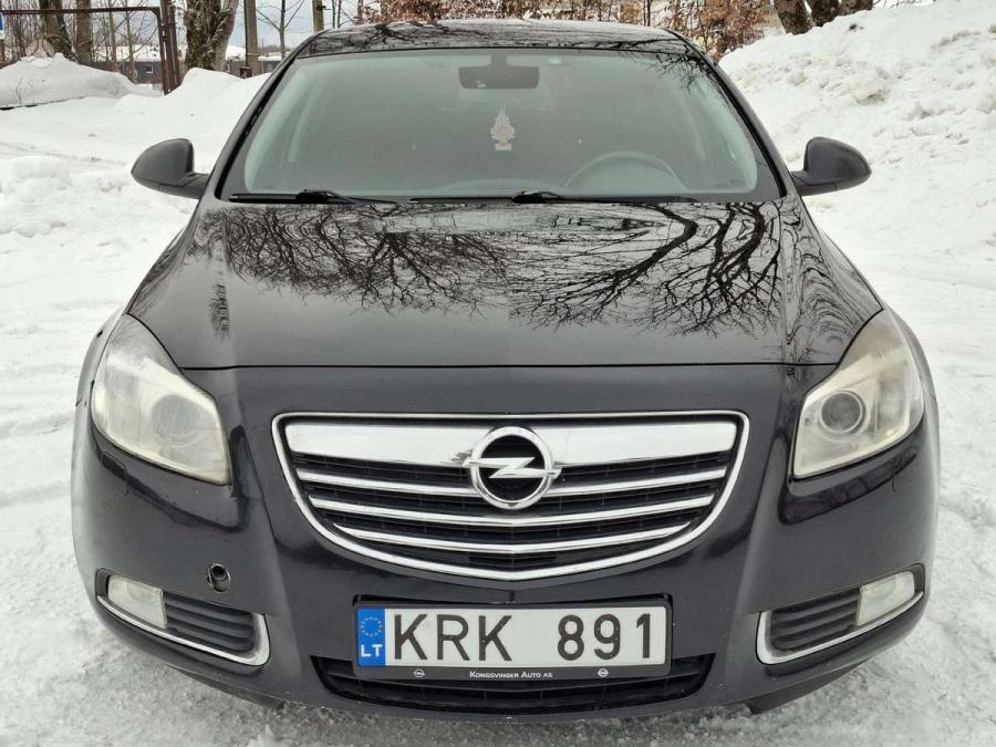 Black Opel Insignia 2009 in Plunge, with an engine capacity of 1.96 L and mileage of 329 thousand km for 2100 €, photo 8 on AUTOMOTO.COM.LV